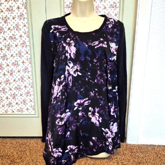 Simply Vera Vera Wang | Tops | Simply Vera Vera Wang Large Floral Black ...